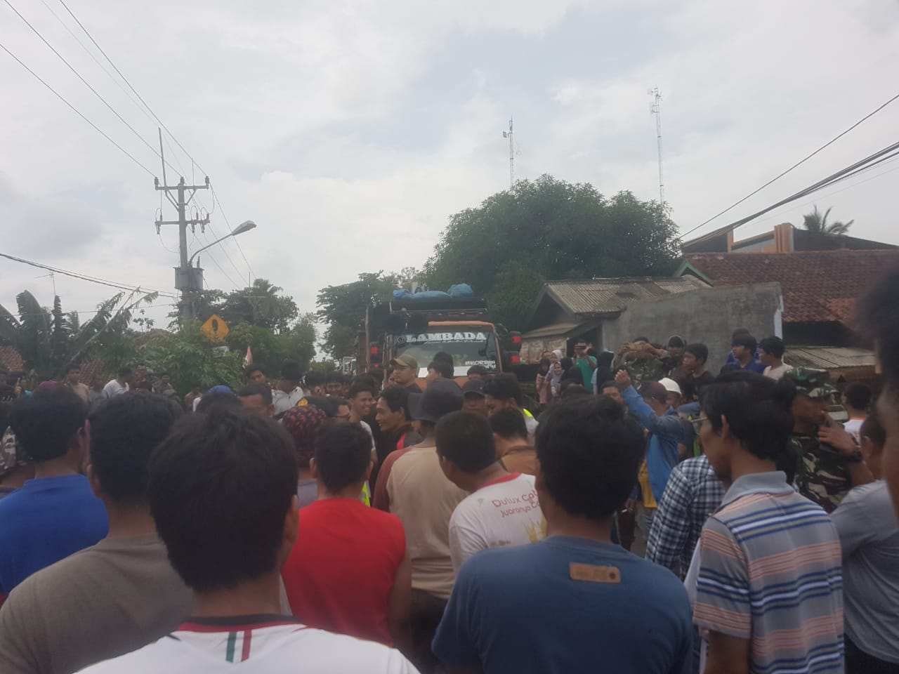 Tuntut Pemkab Serang Segera Lakukan Normalisasi Kali Ratusan Warga ...